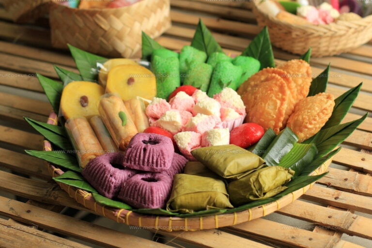 29 Tasty Authentic Indonesian Snacks to Delight Your Palate - Whip Up ...